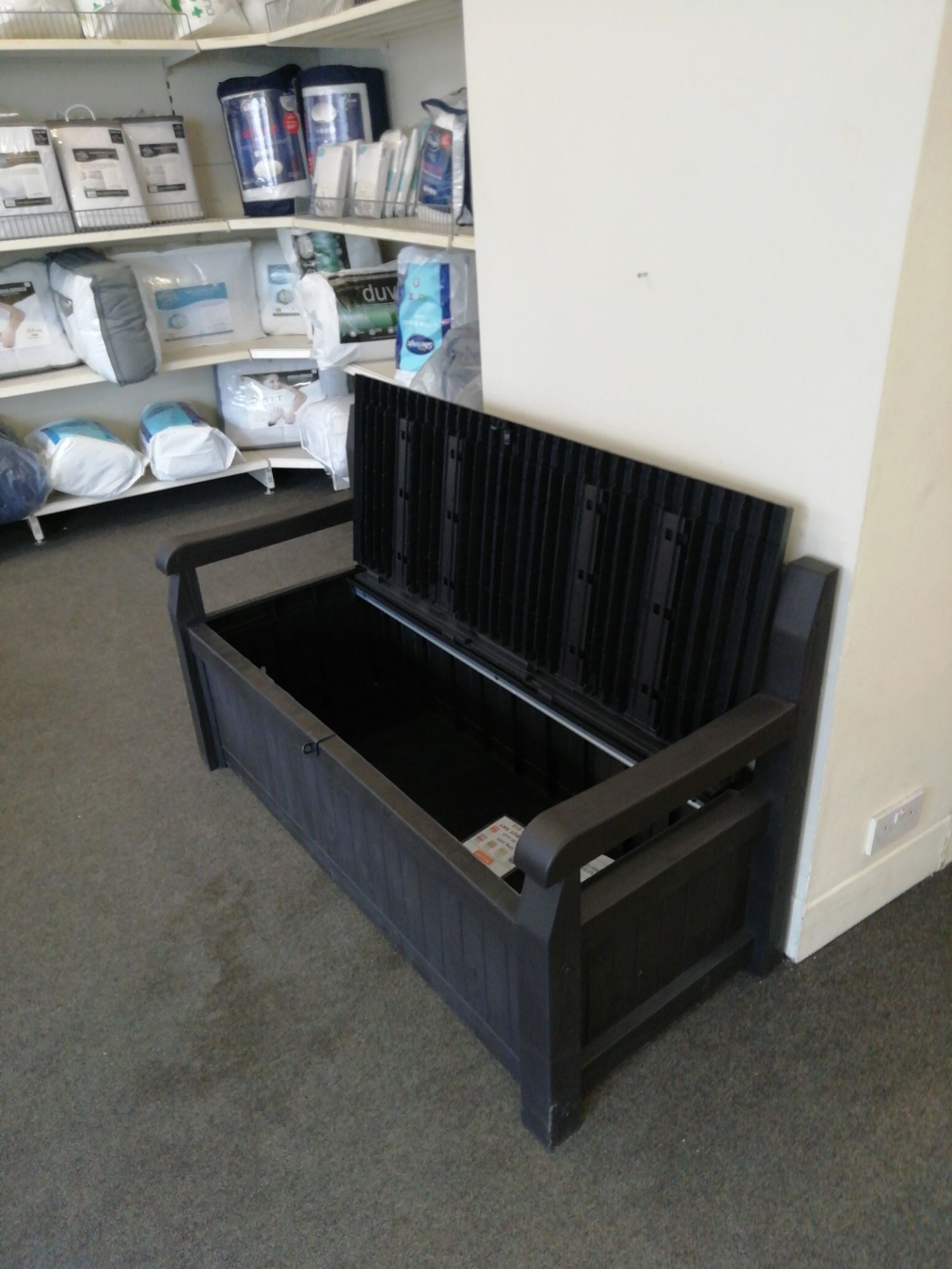 Keter Storage bench – Home & Garden from Island Beds